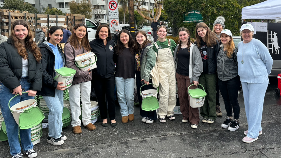 Brentwood Community Council Partners with LASAN and Volunteers to ...