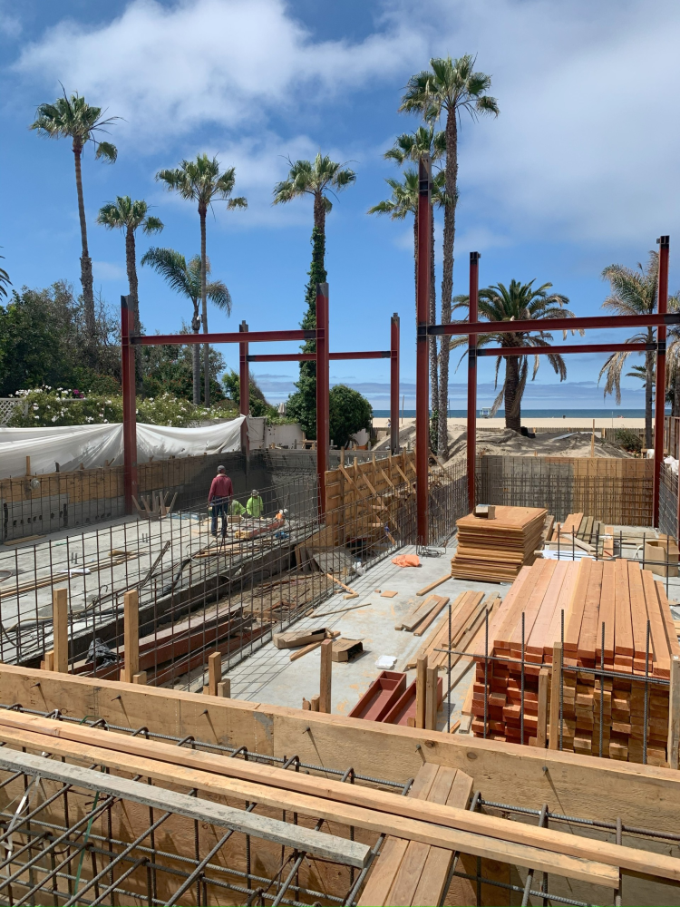 Quake Strong Steps Up to Help Rebuild Los Angeles - Brentwood News
