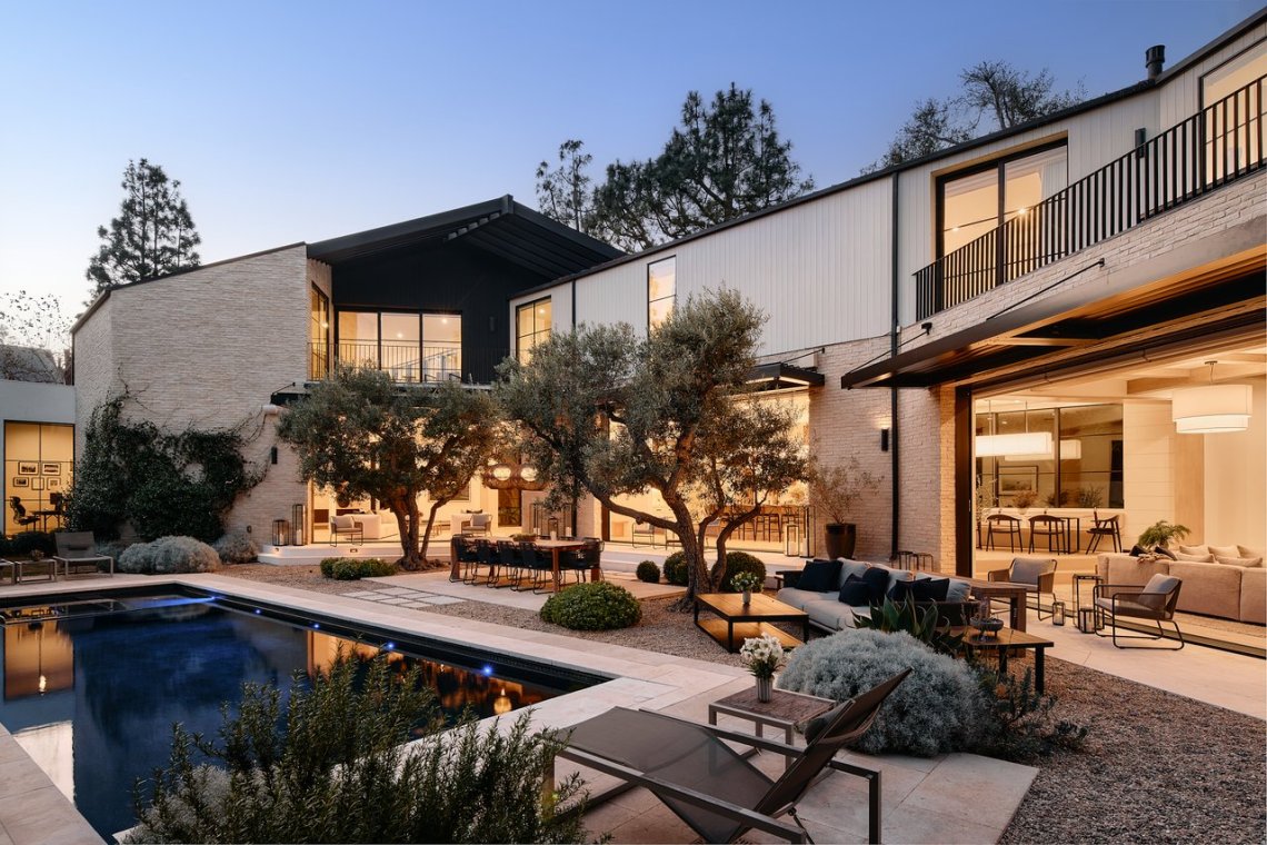 Actor Will Arnett Lists Stunning Beverly Hills-Area Home for $22.5 ...